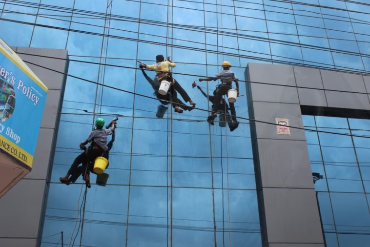 Invisible Heroes Of Everyday: The Glass Cleaners - The Better India