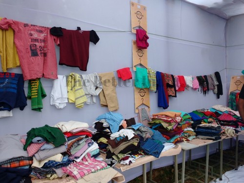 A Street Store Where the Poor Get to Choose What They Want for Free