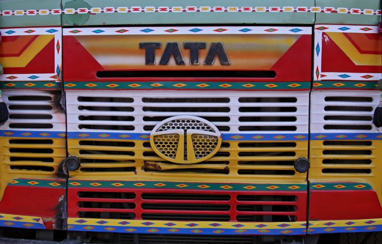 In Pictures: The Colourful and Magnificent Truck Art of India - The ...
