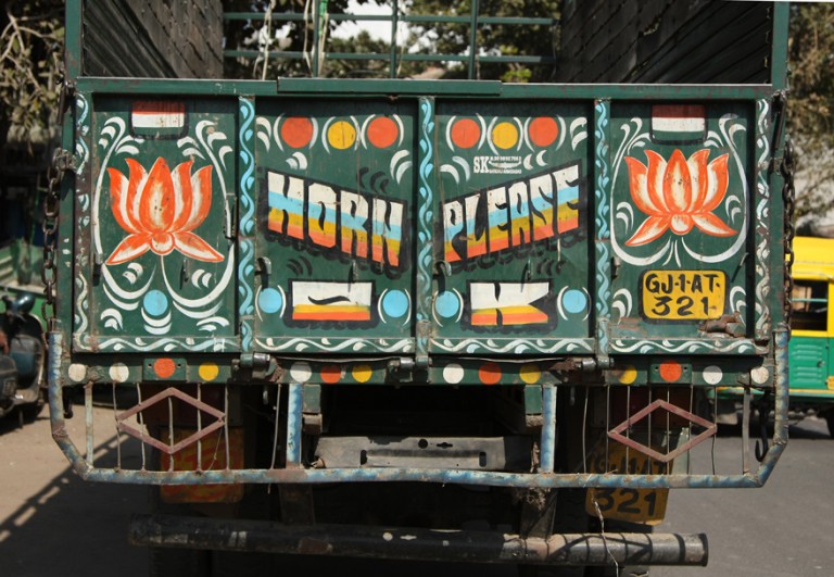 In Pictures: The Colourful and Magnificent Truck Art of India - The ...