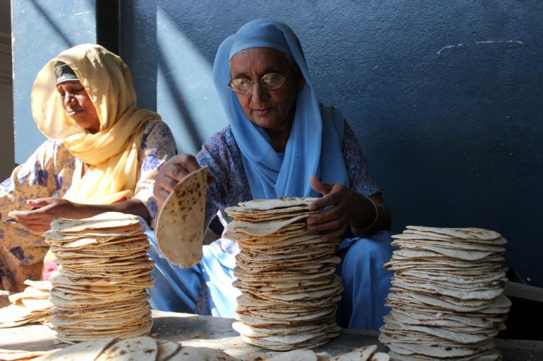 10 Facts about the Langar at the Golden Temple of Amritsar
