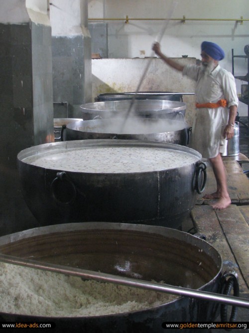 10 Facts about the Langar at the Golden Temple of Amritsar