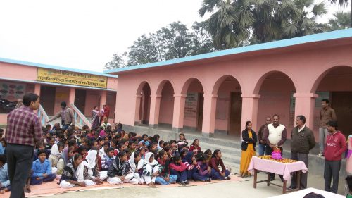 Graduate Introduces Teachers in Rural Bihar to Computers & Wiki