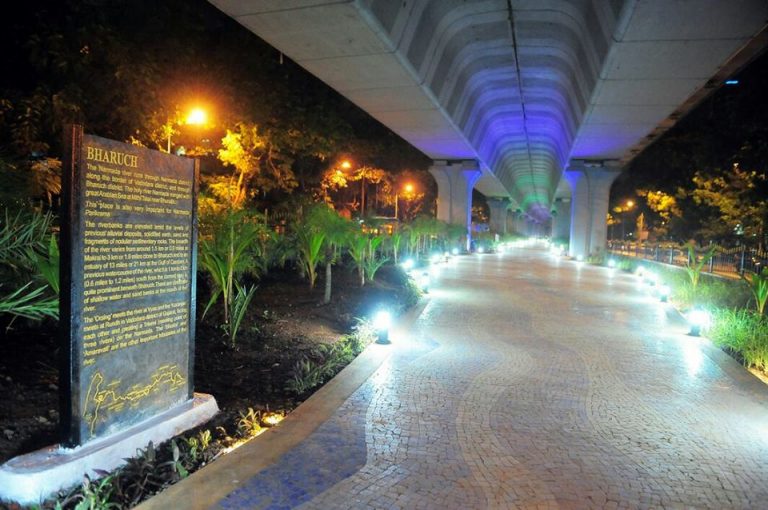 Mumbai Gets its First Under-Flyover-Garden in Matunga