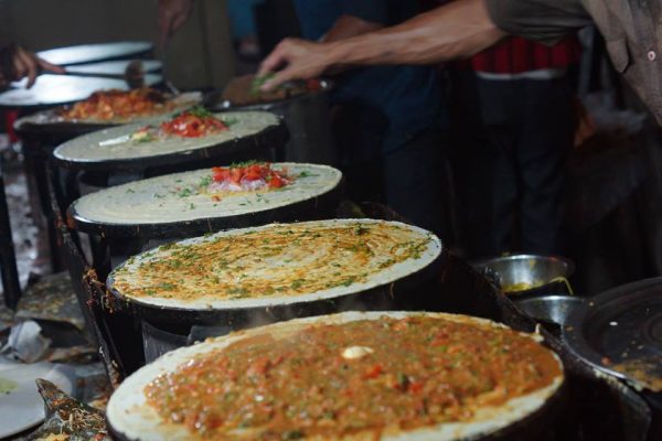 These 10 Khau Gallis Are the Best Street Food Destinations in Mumbai