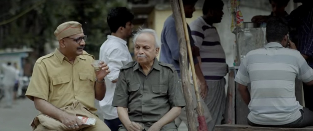 Watch a Street Cleaner Giving Indians a Lesson in Cleanliness