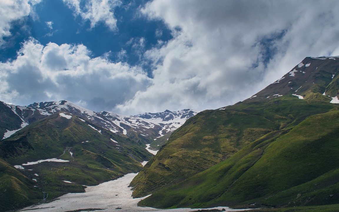 Awesome Trekking Routes Along Himachal Pradesh's Picturesque Landscapes