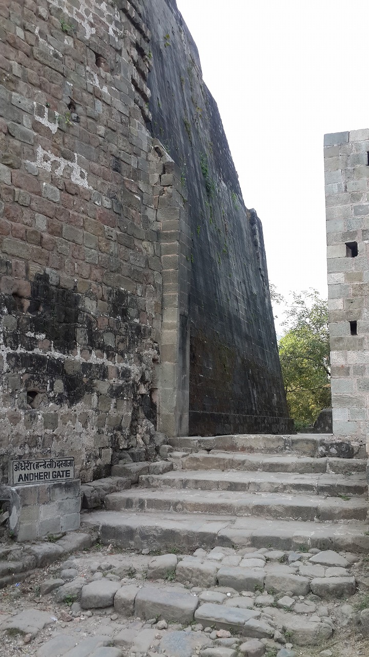 Kangra Fort, Once a Trove of Royal Treasures, Withstood 52 Attacks but ...
