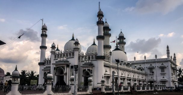 Timeless & Magnificent, Take a Look at Most Beautiful Mosques in India