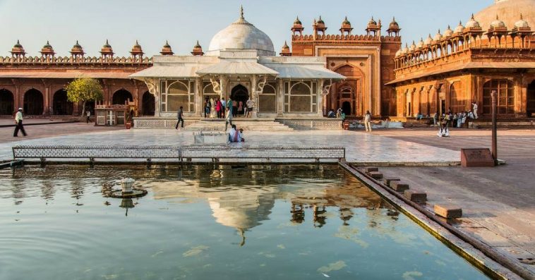 Timeless & Magnificent, Take a Look at Most Beautiful Mosques in India