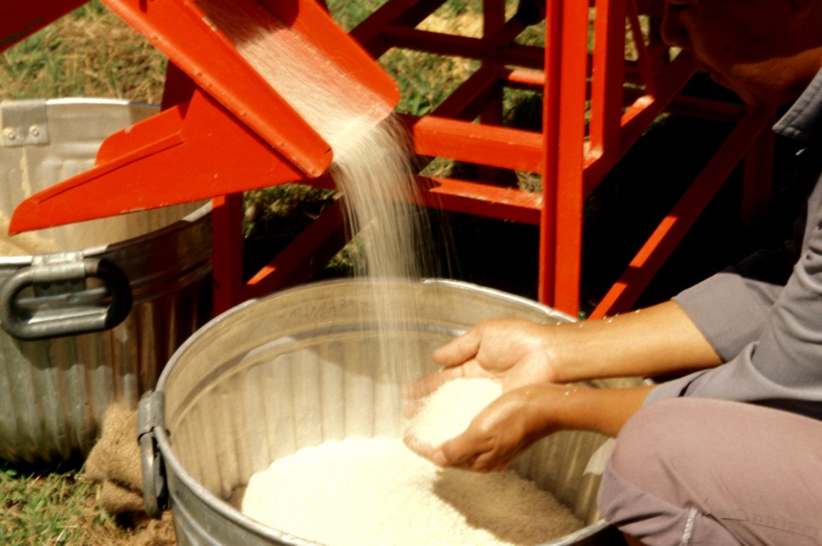 A mobile rice mill developed in Maharastra is changing the lives of many