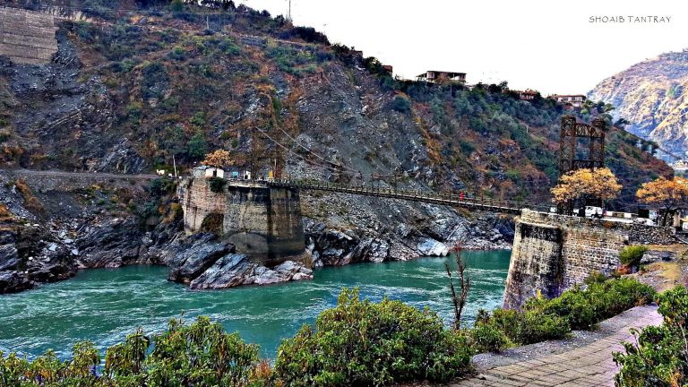 Railways Mind-Blowing Plan to Span Kashmir's Mighty Chenab Is Amazing