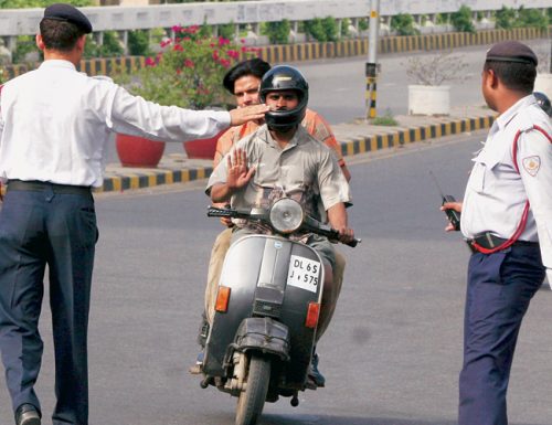 Stopped by the Traffic Police? Here's What You Need to Keep in Mind