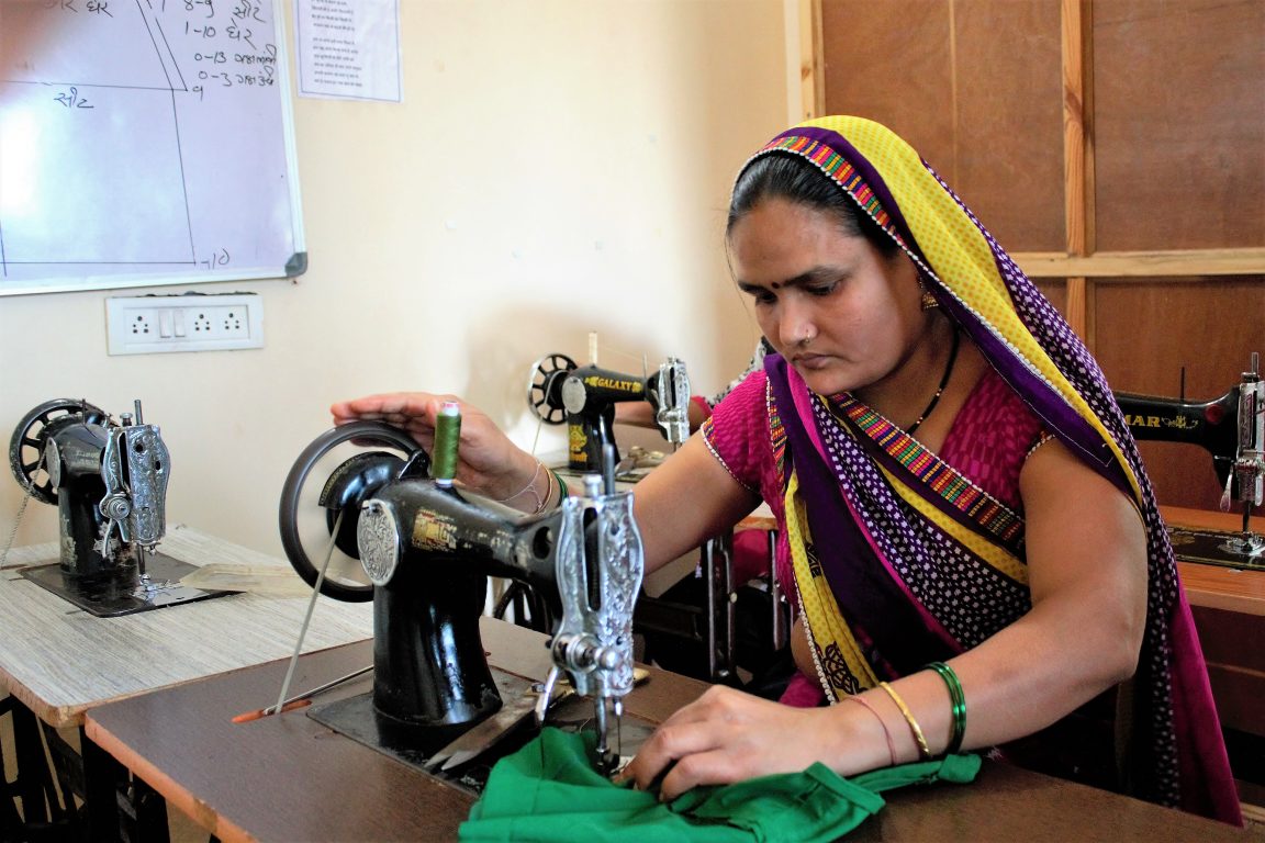 Mumbai Couple has Transformed The Lives of 7 Lakh School Dropouts!