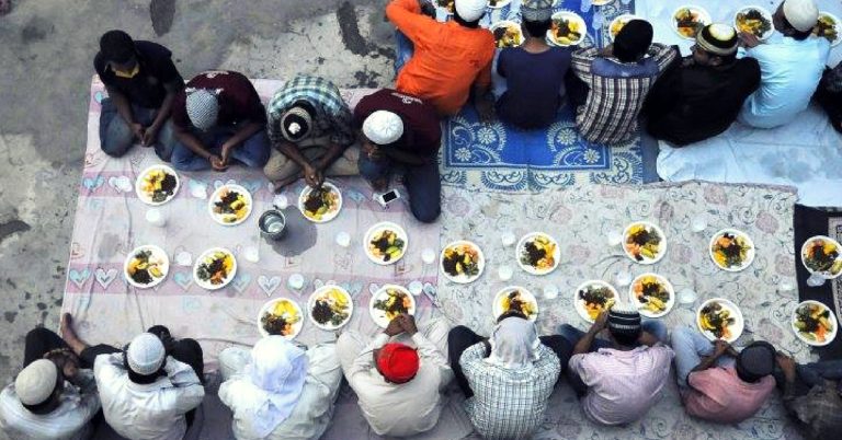 Kerala Temple Promotes Communal Harmony, Serves Iftar This Ramzan!