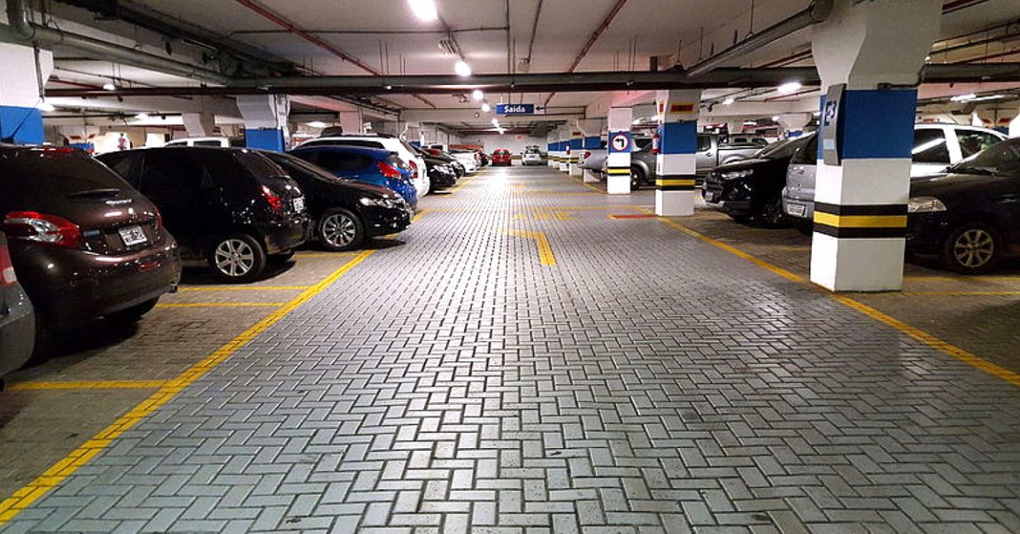 Delhi LG Plans to Decongest Streets: 2 Parking Slots per Family Only!
