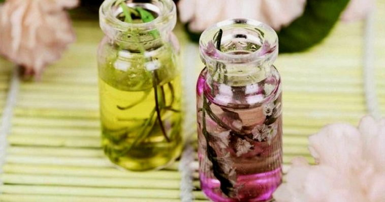 5 Smart & Simple DIY Hacks to Reuse Leftover Flowers! - The Better India