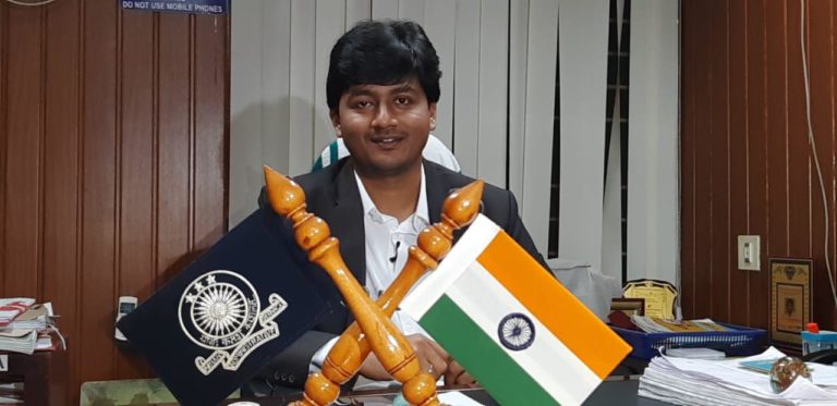 10 Civil Servants Who Made 2018 Better With Their Brilliant Initiatives