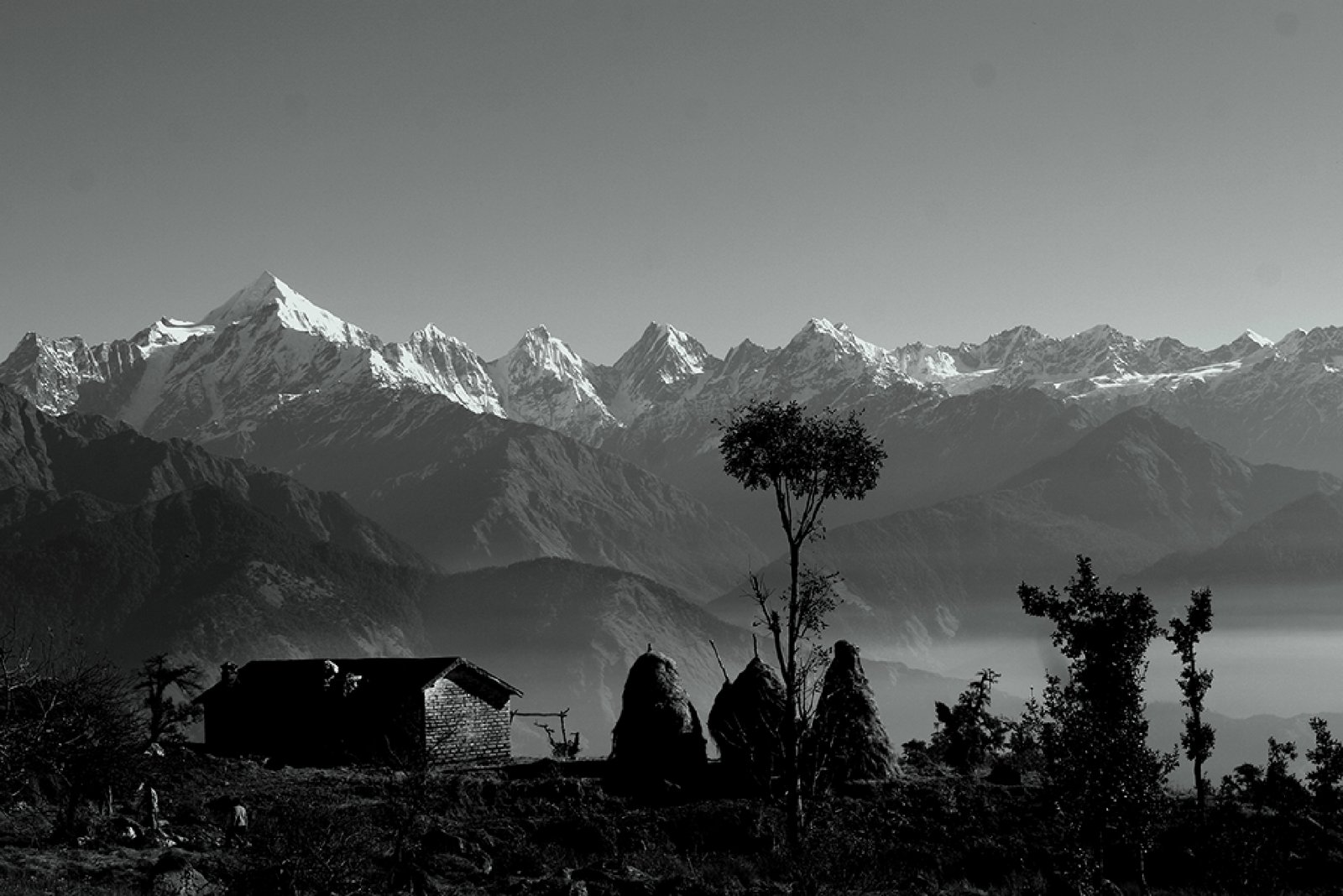 This Photographer Scaled Himalayan Peaks to Click These Stunning Pics