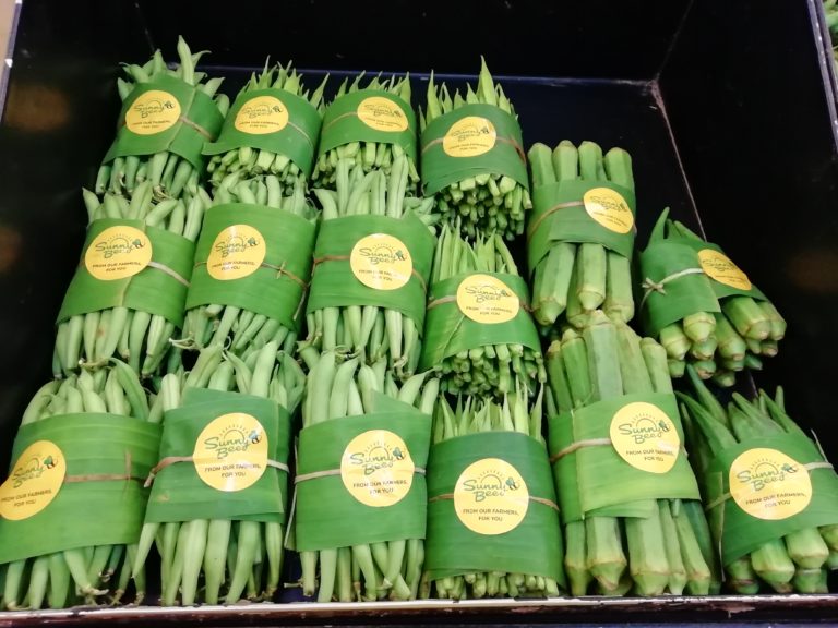 Chennai Store Uses Banana Leaves to Package Veggies!