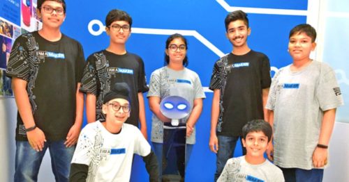 Mumbai Teens Build Jasper Robot That Delivers Things!