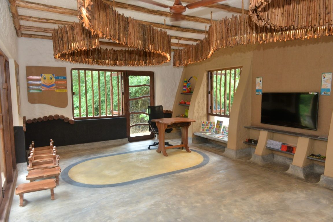 Made From Mud, Karnataka School Teaches 40 Needy Kids For Free!