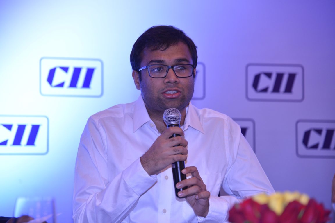 IIM Alumnus With Rare Eye Condition Runs Marathons & Treks