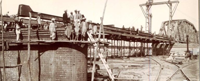 20 Rare Pics of Indian Railways From The Past Never Seen Before