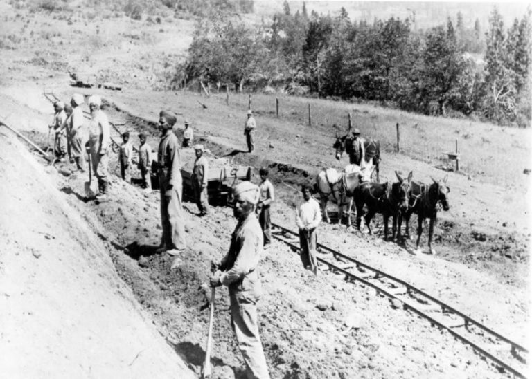 20 Rare Pics of Indian Railways From The Past Never Seen Before