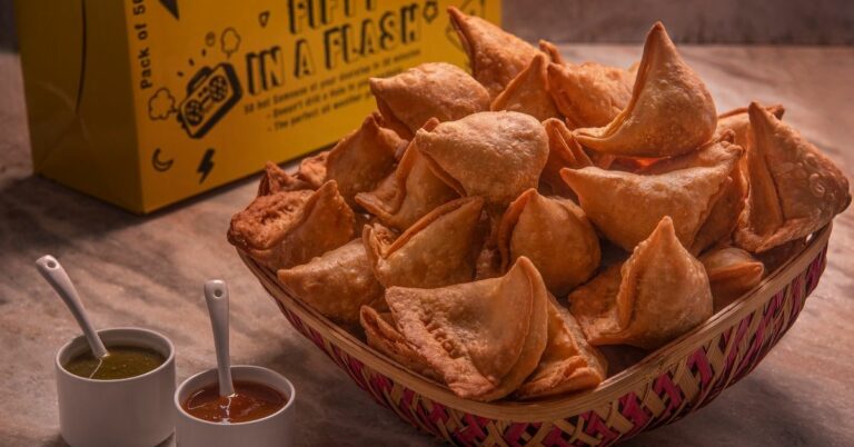 How We Made And Sold Over 25 Lakh Samosas To Build Our Startup