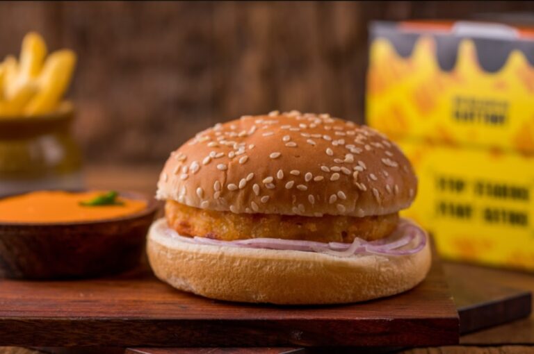 UP Pilot's Butter Chicken, Aloo Achari Burger Franchise Earns Rs 13 ...