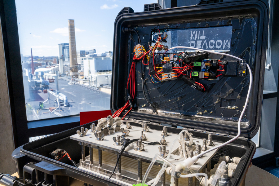 MIT Device Makes Seawater Drinkable, Fits Inside a Suitcase