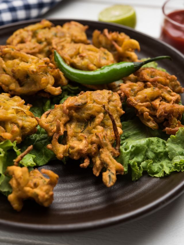 'Pakora', Monsoons & Love: The Story Behind India's Favourite Snack