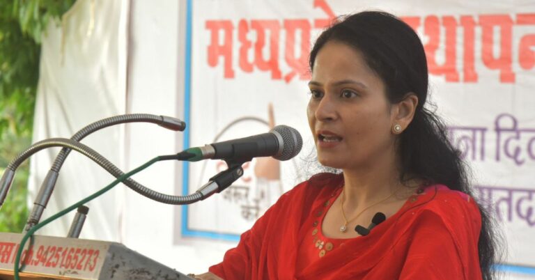 IAS Officer Saloni Sidana Shares Strategy To Crack UPSC in 1st Attempt