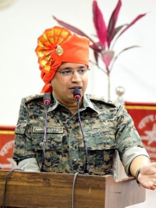 IPS Officer's Unique Model Helps 2.7 Lakh People Avail Govt Schemes in ...