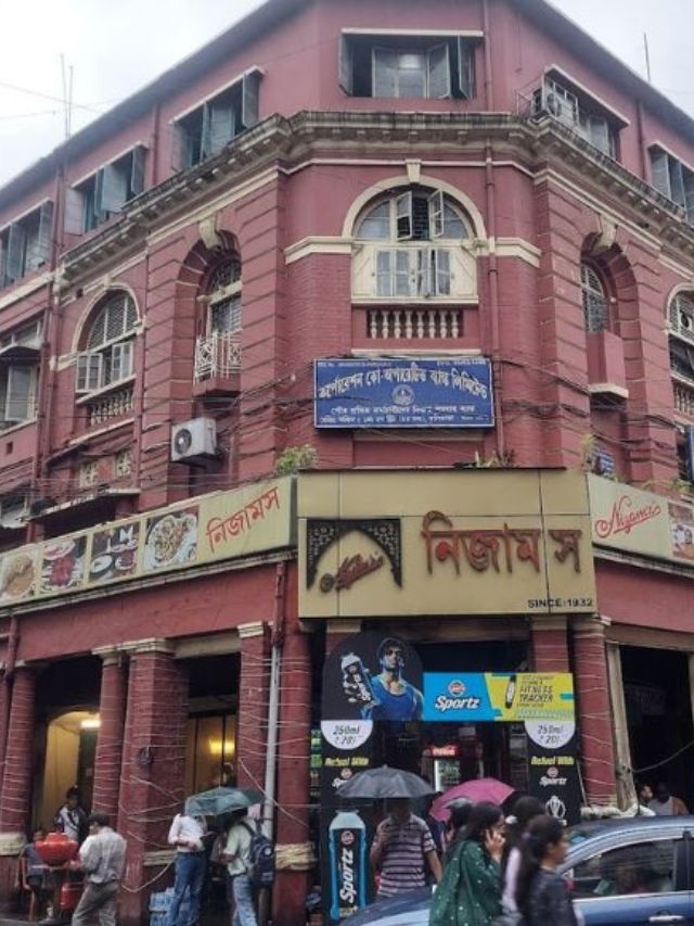 From Nizam's to Zeeshan: 8 Best Places for Kathi Rolls in Kolkata