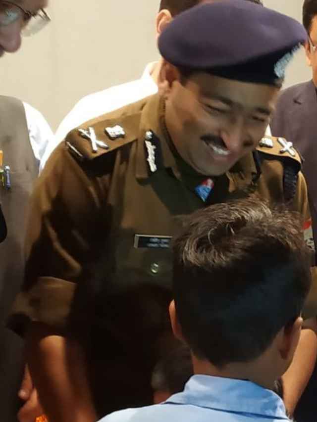 Inspiring Police Officers Going Beyond The Call Of Duty Through Their ...