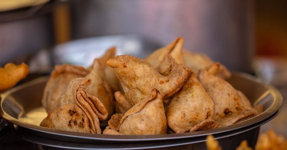 Chef's Choice: 7 Must-Visit Spots in Delhi for the Best Samosas