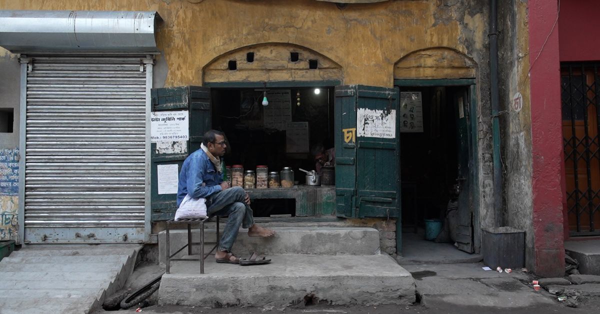 International Tea Day: This 100+ YO Tea Stall Runs Entirely on Trust