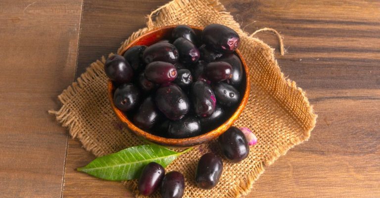 How to Grow Jamun in Monsoon: 10 Easy Steps for a Healthy, Fruit ...